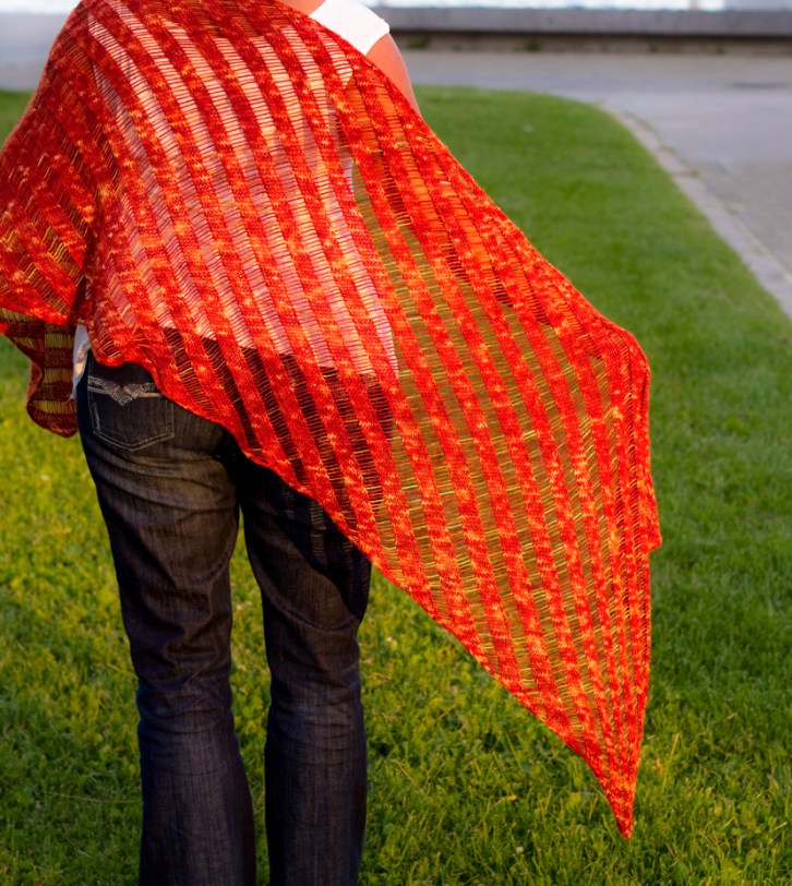 Clapotis | The Blue Brick | Inspired Yarns